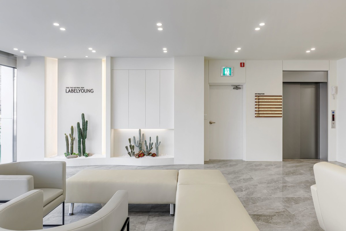 Label Young 1,2F : 42-design