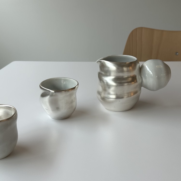 Curve Tea cup (silver+blue) : Quartz