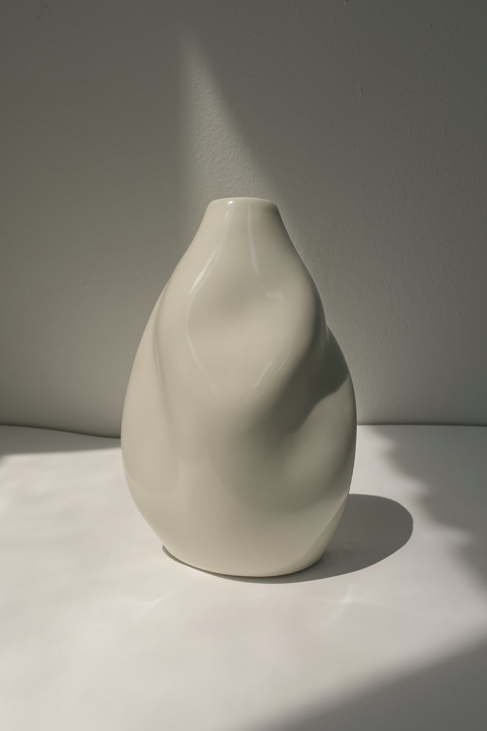 wave vase - white : MONUAND