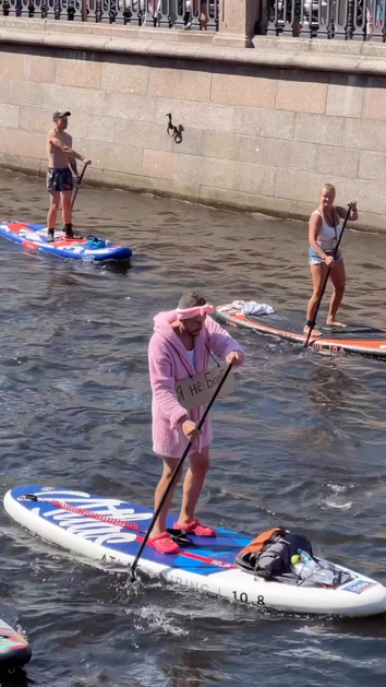 코스튬하고 즐기는 패들(SUP) 보드 페스티벌 Fontanka SUP 2023 : 데패뉴 | 트렌드&스타일링