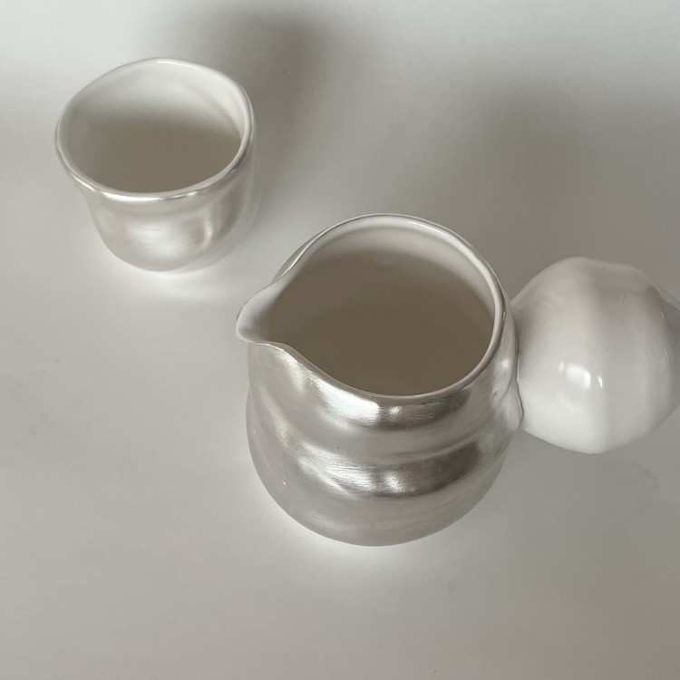 Curve Tea cup (white+ silver) : Quartz