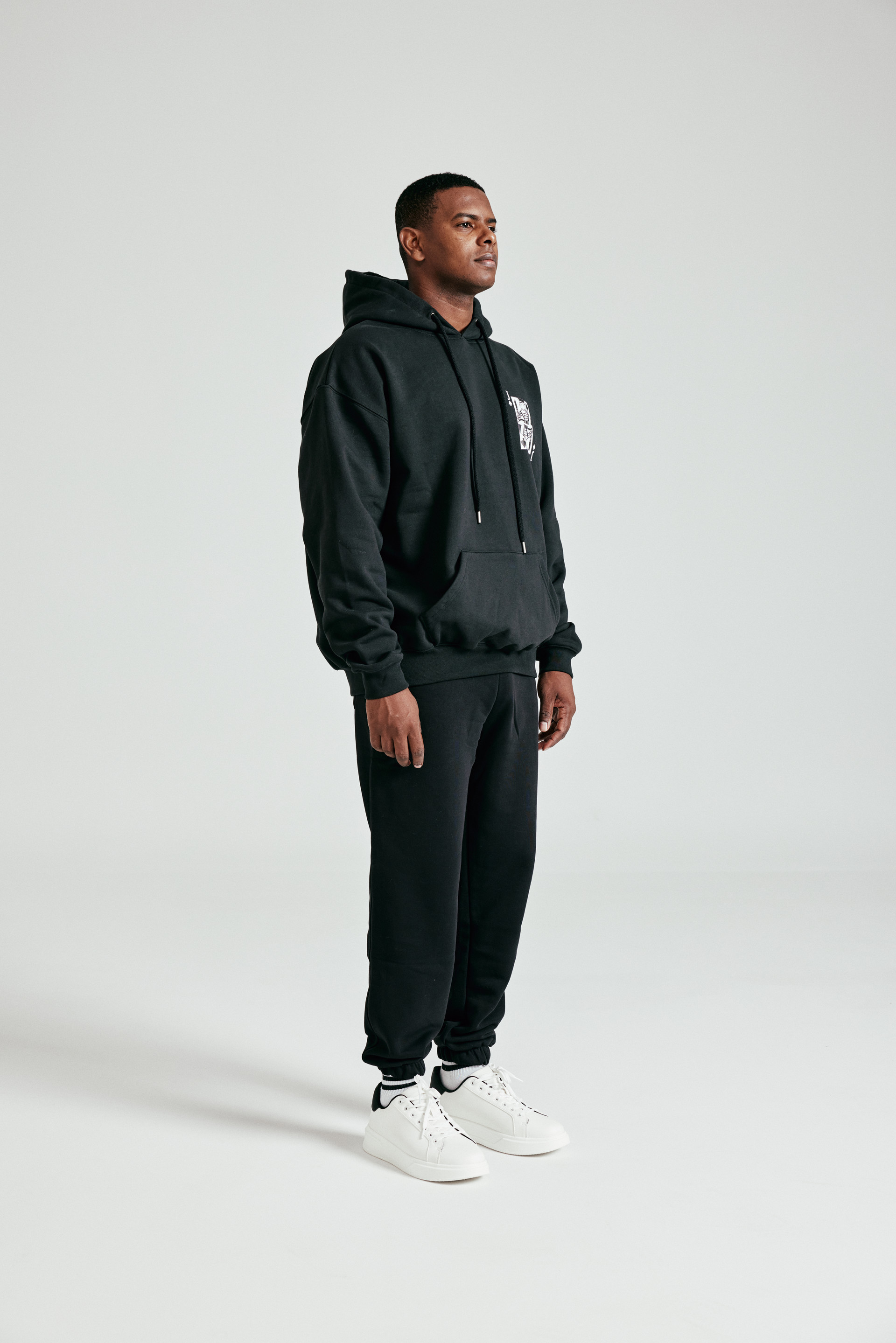 cuzi one-eyed jack hoodie - black : 쿠지미키｜cuzi miki 공식 온라인 스토어