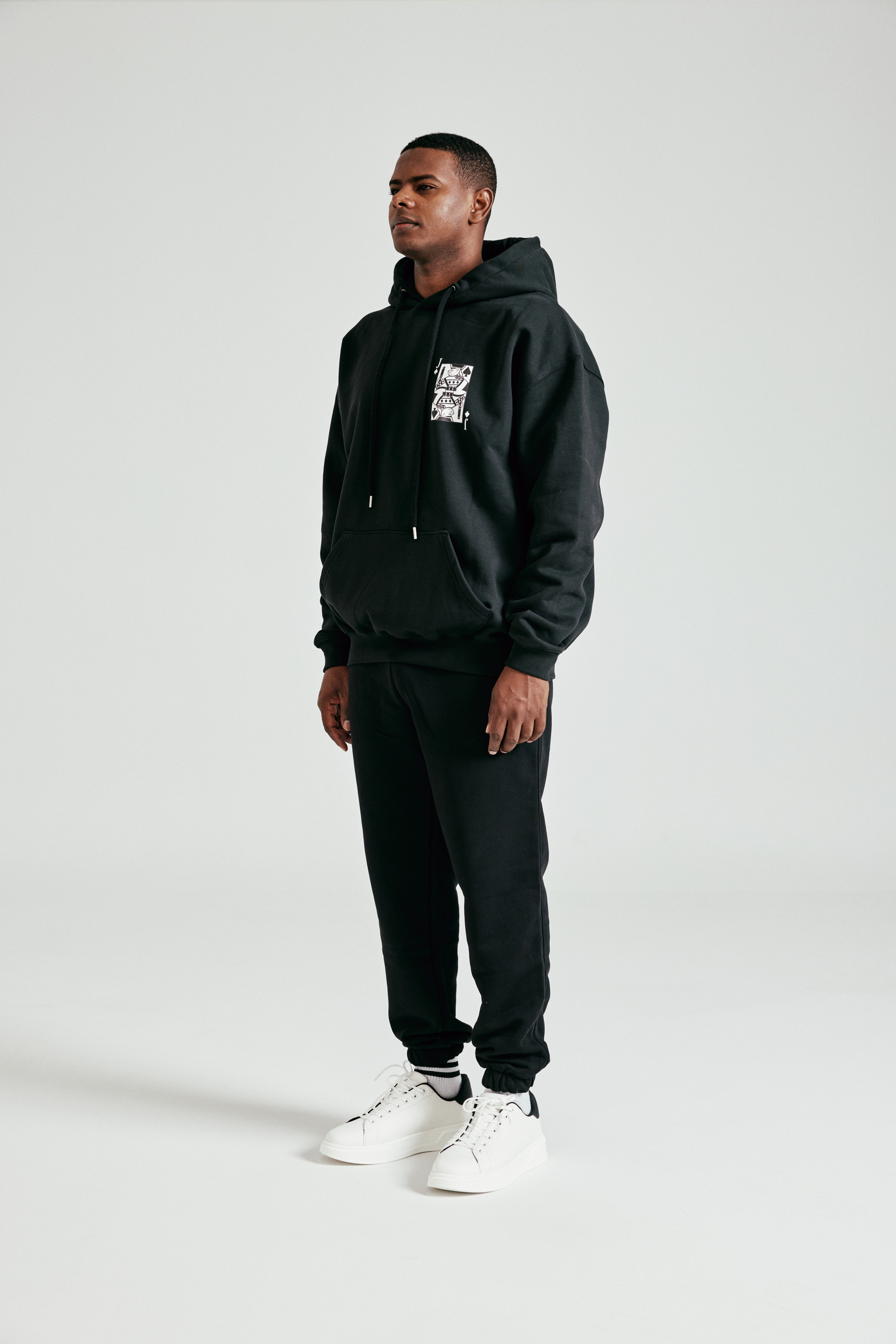 cuzi one-eyed jack hoodie - black : 쿠지미키｜cuzi miki 공식 온라인 스토어