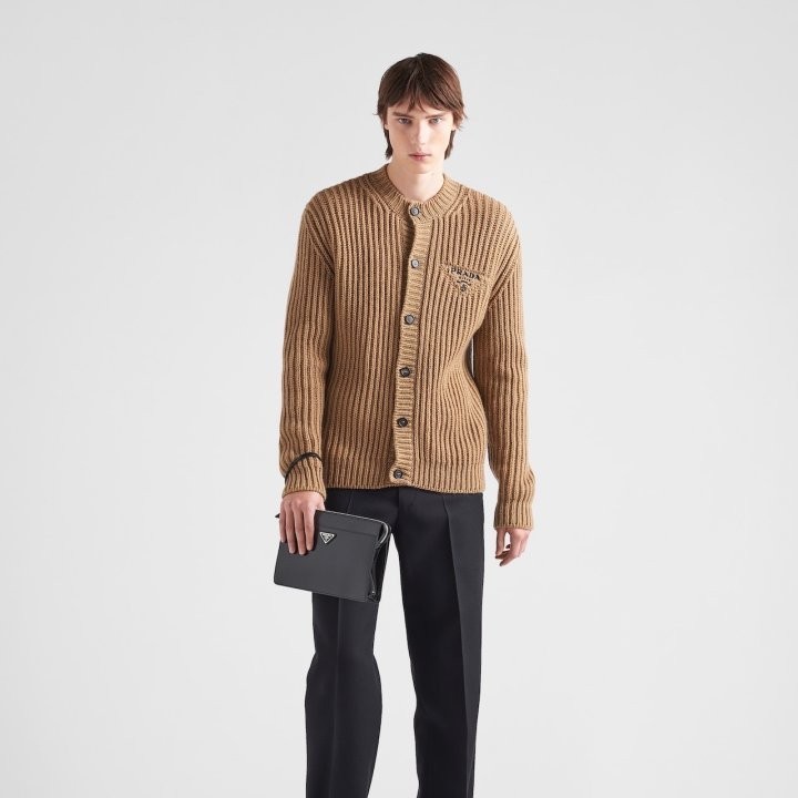 [PRADA] 프라다 23FW 로고자수 캐시고라 가디건 베이지 : 루호샵