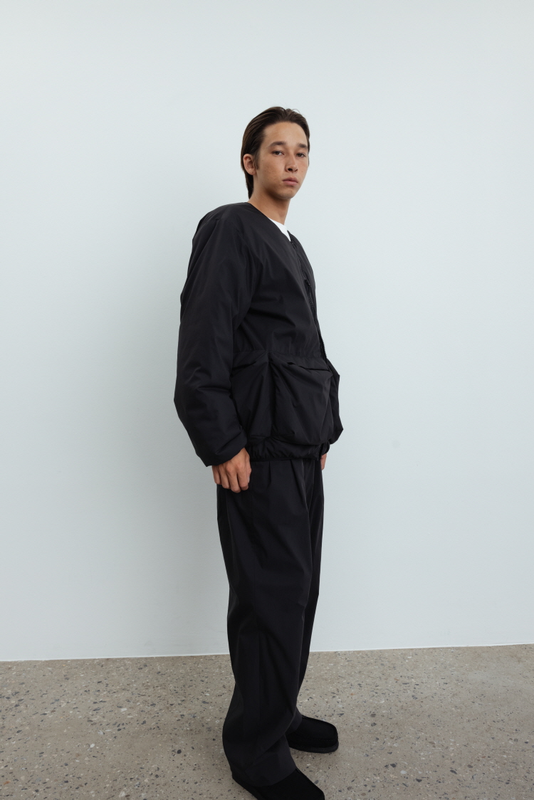 BANDED TWO TUCK PANTS (FW VERSION)_CHARCOAL BLACK : 오토매틱 포 더 피플 ...