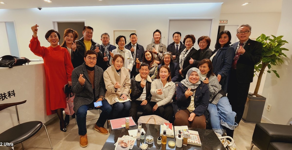 바이어와 상담후 : ALTLAB :: Contact