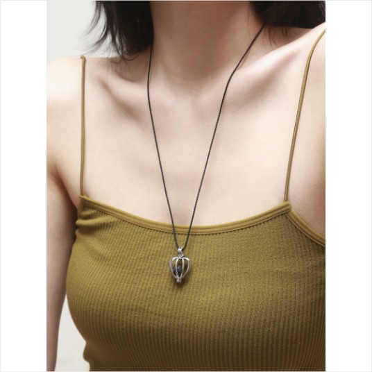 [취향] [주얼리 인센스] Crown Symbol Black String Necklace : 단길