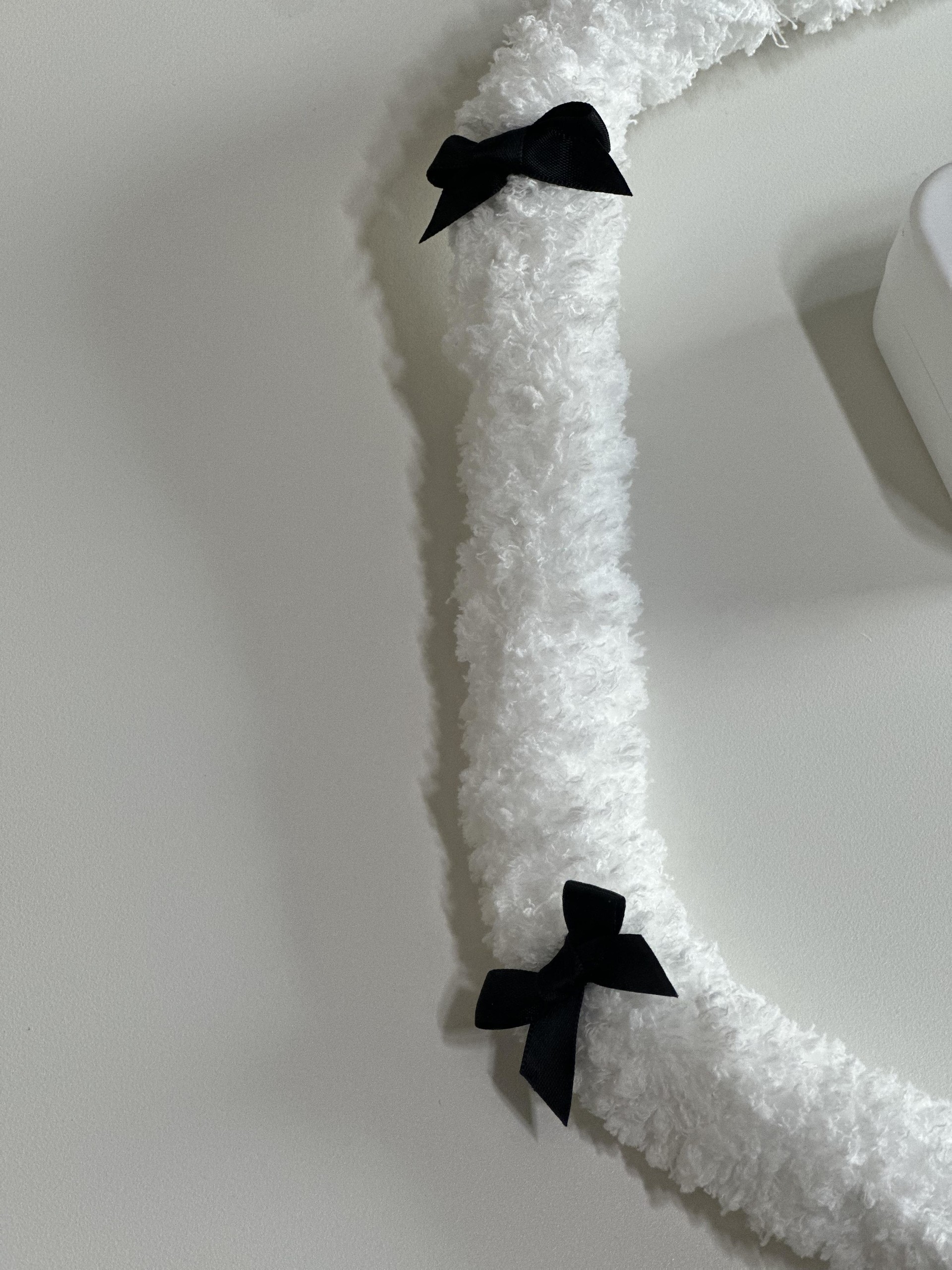 Fuzzy multi-tap_Ribbon_White (Black) : 퍼지룸(FUZZYROOM) - 따뜻한 소품샵