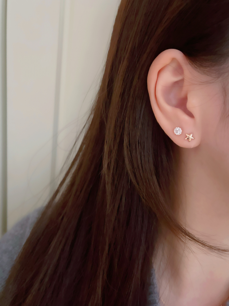 아스트로 피어싱 : 어메종 Aumaison | 매일 착용하는 클래식 & 프리미엄 주얼리