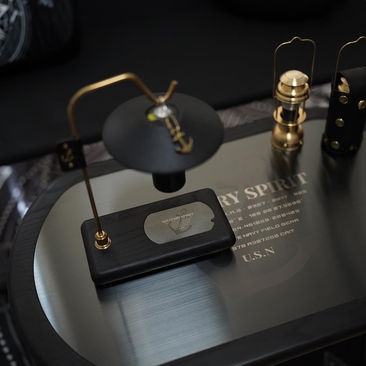 ID LANTERN STAND (black) : MILIBROS 밀리브로스