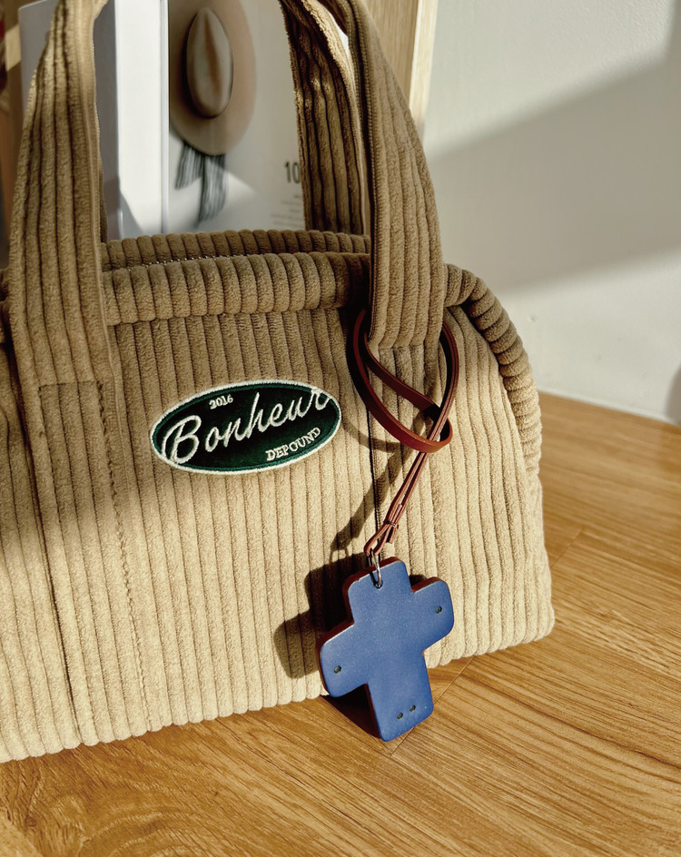 The One And Only 소가죽 십자가 백참 (Blue) : PS1103