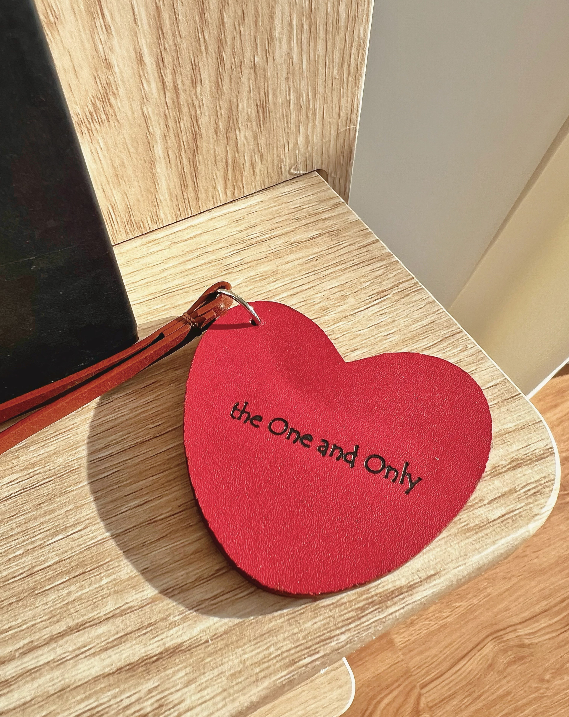 The One And Only 소가죽 하트 백참 (Red) : PS1103