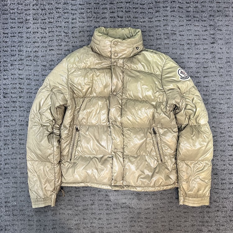 moncler Everest big Wappen beige sz.4 : soberseoul