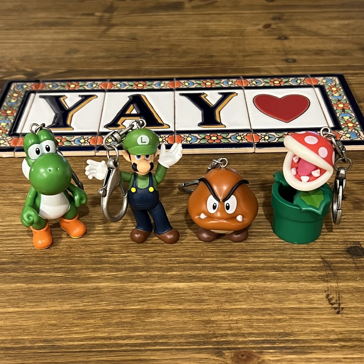 Nintendo Super Mario Bros Keychain : Yayshop 예이샵