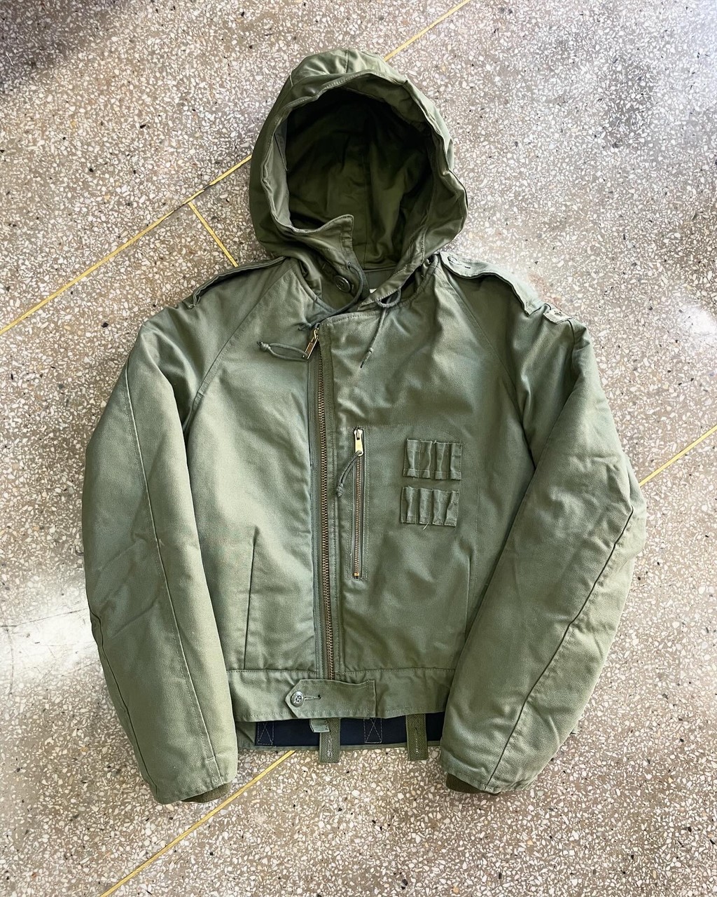 90s Canadian Army AFV Tanker Jacket (105-108) : Share the vibe