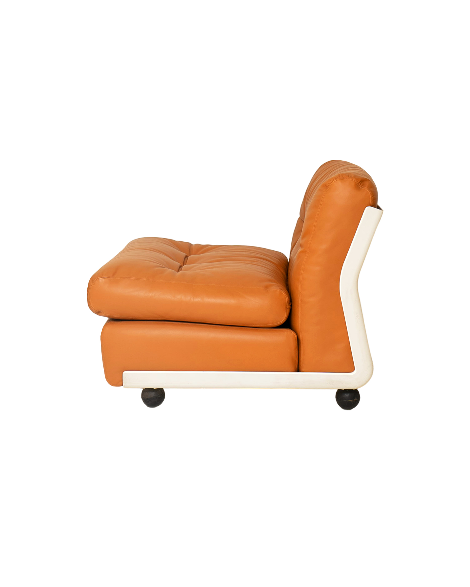 AMANTA LOUNGE CHAIR : 아파트먼트풀 마켓