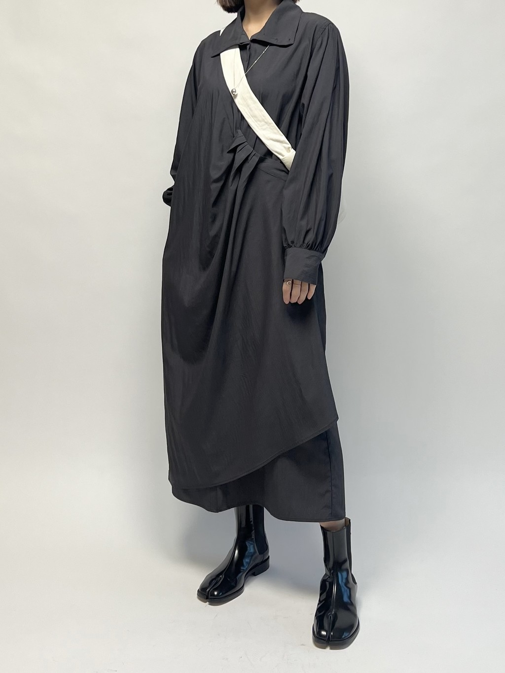 트위스트 원피스 twisted onepiece (charcoal) : THE MARRANG