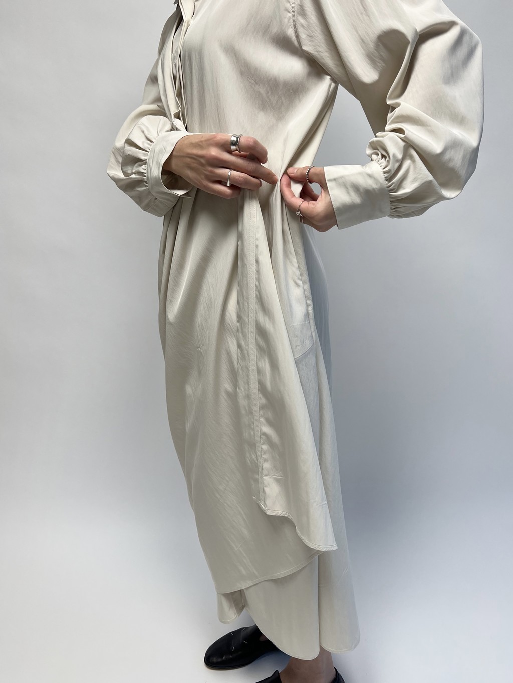 트위스트 원피스 twisted onepiece (beige) : THE MARRANG