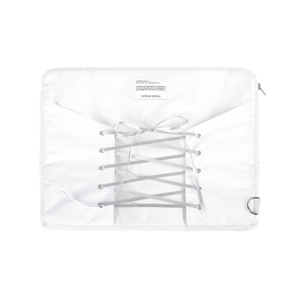 Eyelet Laptop Pouch_White : Nooha Seoul 누하서울