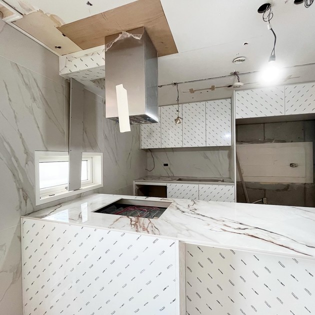 LIGHT RED CALACATTA : 미건타일