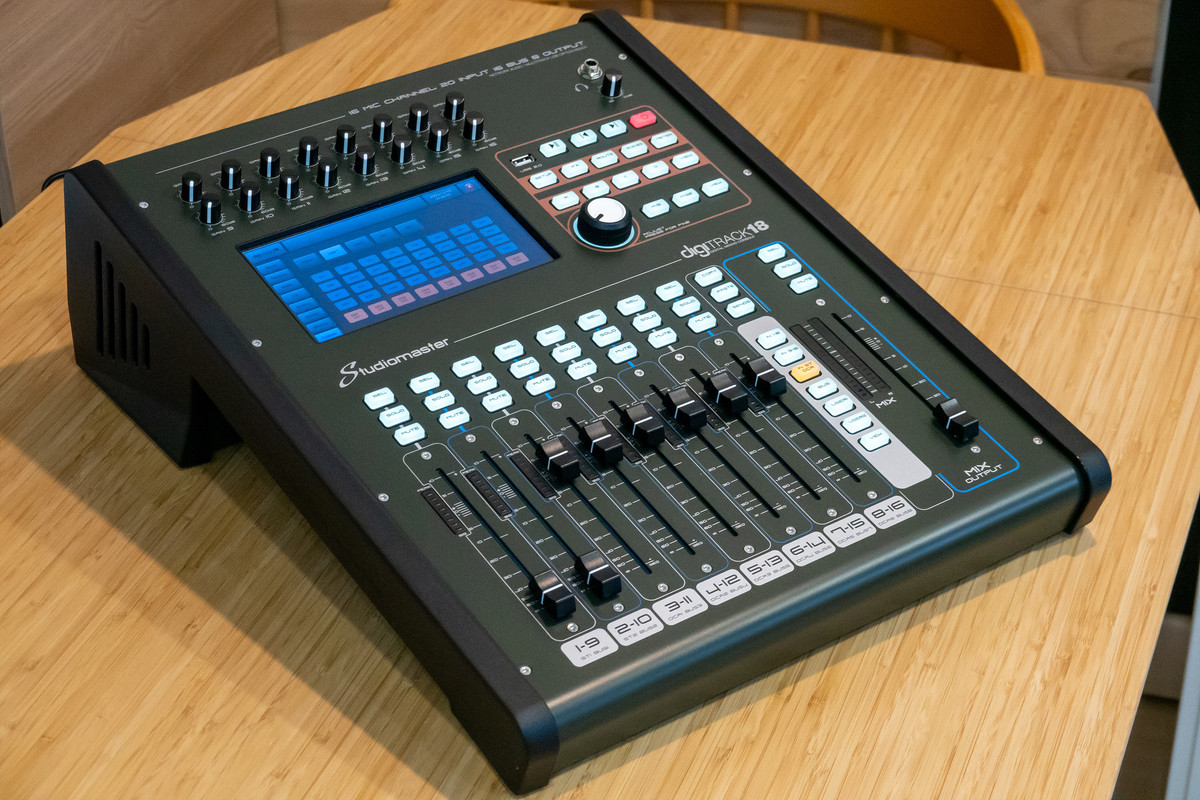 Studiomaster Digitrack18 : avMIX, 에이브이믹스