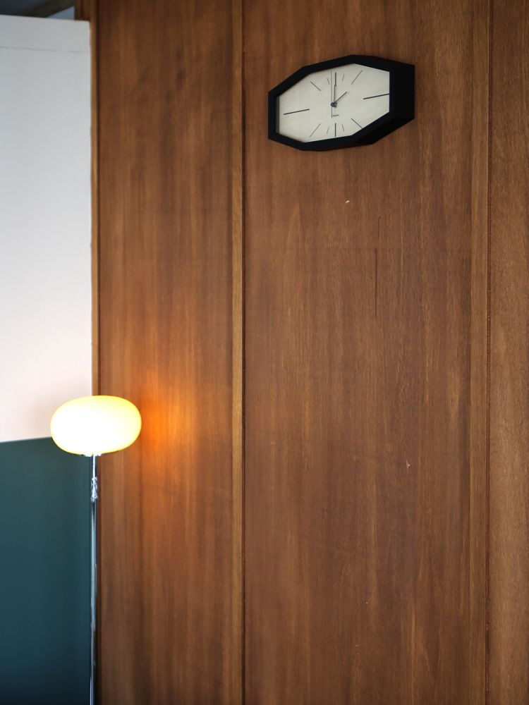 LINE Clock (Black) : moromoro (모로모로 오브제)