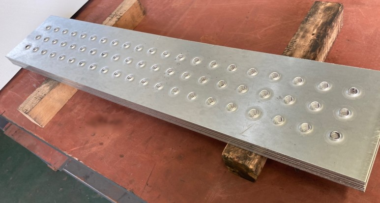 상버링(계단발판용) : 성원하이텍(주)-제품안내-엠보타공-자료실