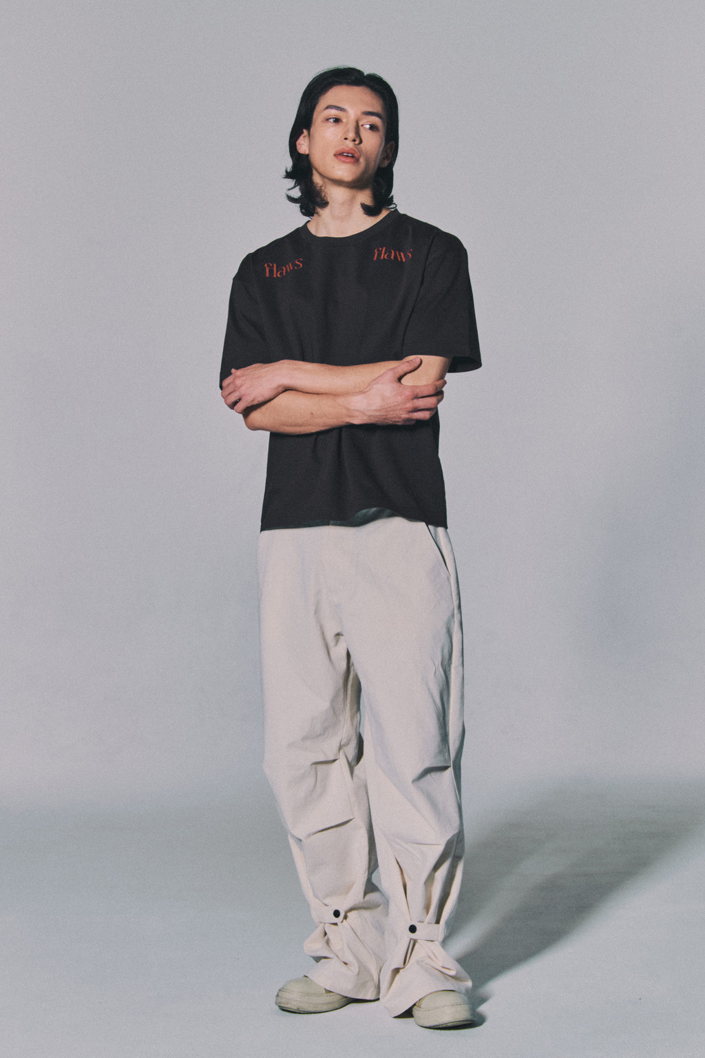 Flaws Silket T-shirts [CHARCOAL] : 플로즈룸(flawsroom) 공식 홈페이지