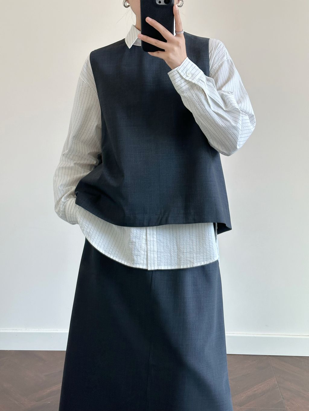 WANGER Wool back slit gray sleeveless half skirt suit : 소냐도르(soñador)