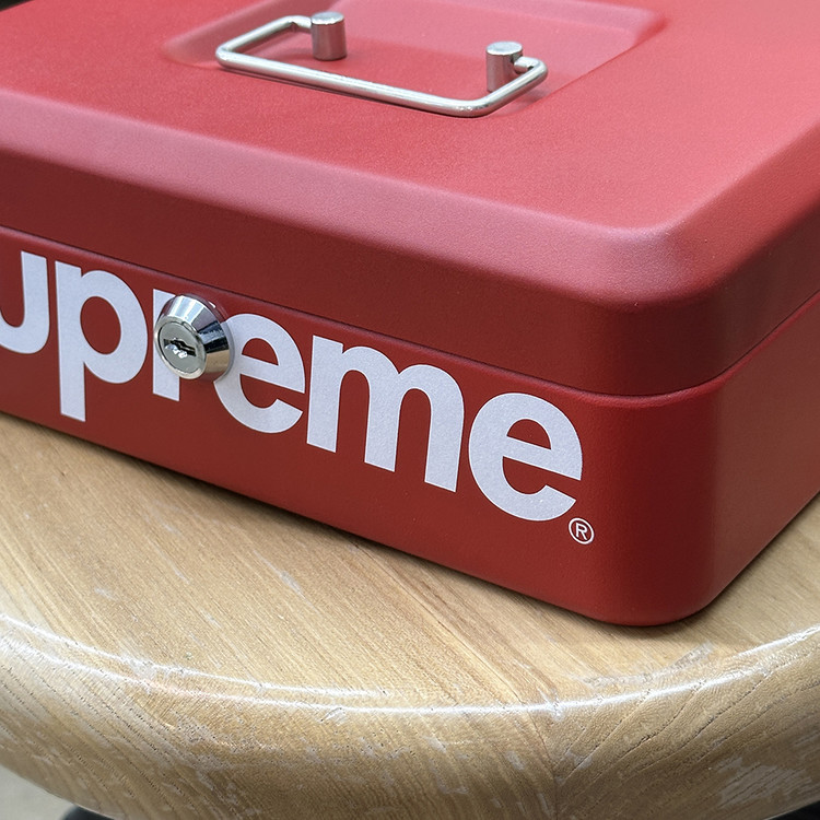 Supreme (Lock Box 17FW, 새제품) : 파브리크 스토어 Fabrique Store Supreme (Lock Box 17FW, 새제품) : 파브리크 스토어 Fabrique Store