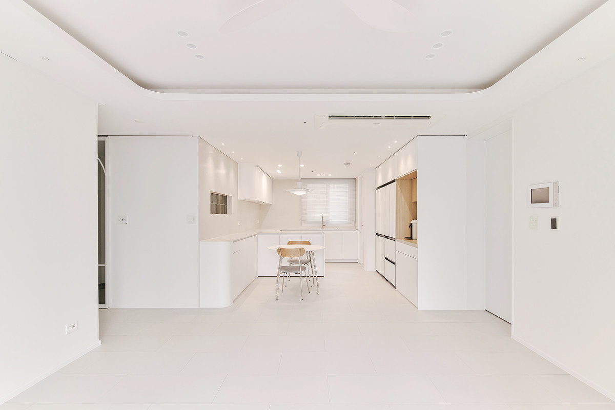 톤온톤 속의 컬러포인트! 수원 힐스테이트영통아파트 33PY : HOME