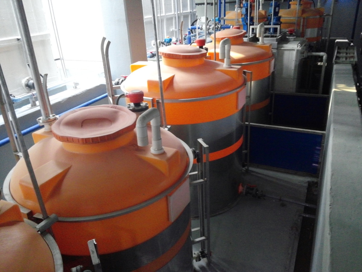 Equipment: NaOH Storage Tank : Dongbang Corporation