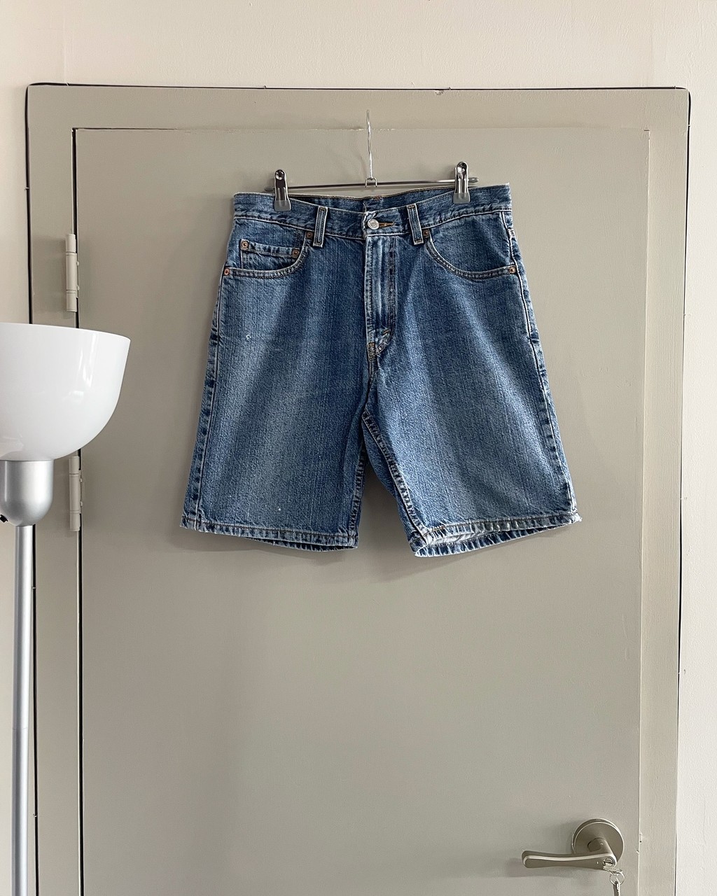 (29) Levis 550 Denim Short : Share the vibe