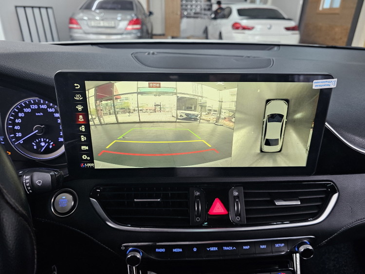 CDT A1 13.13인치 안드로이드 올인원 고급형 Q-LED 네비게이션 3D 어라운드뷰 기본 카메라 4개 4G + 32G : 울산 유토피아