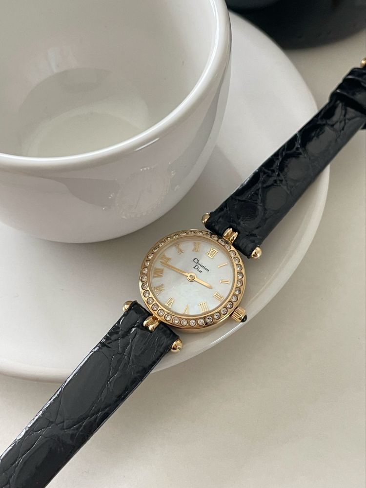 CHRISTIAN DIOR stone bezel watch : LE AMANC 르아망