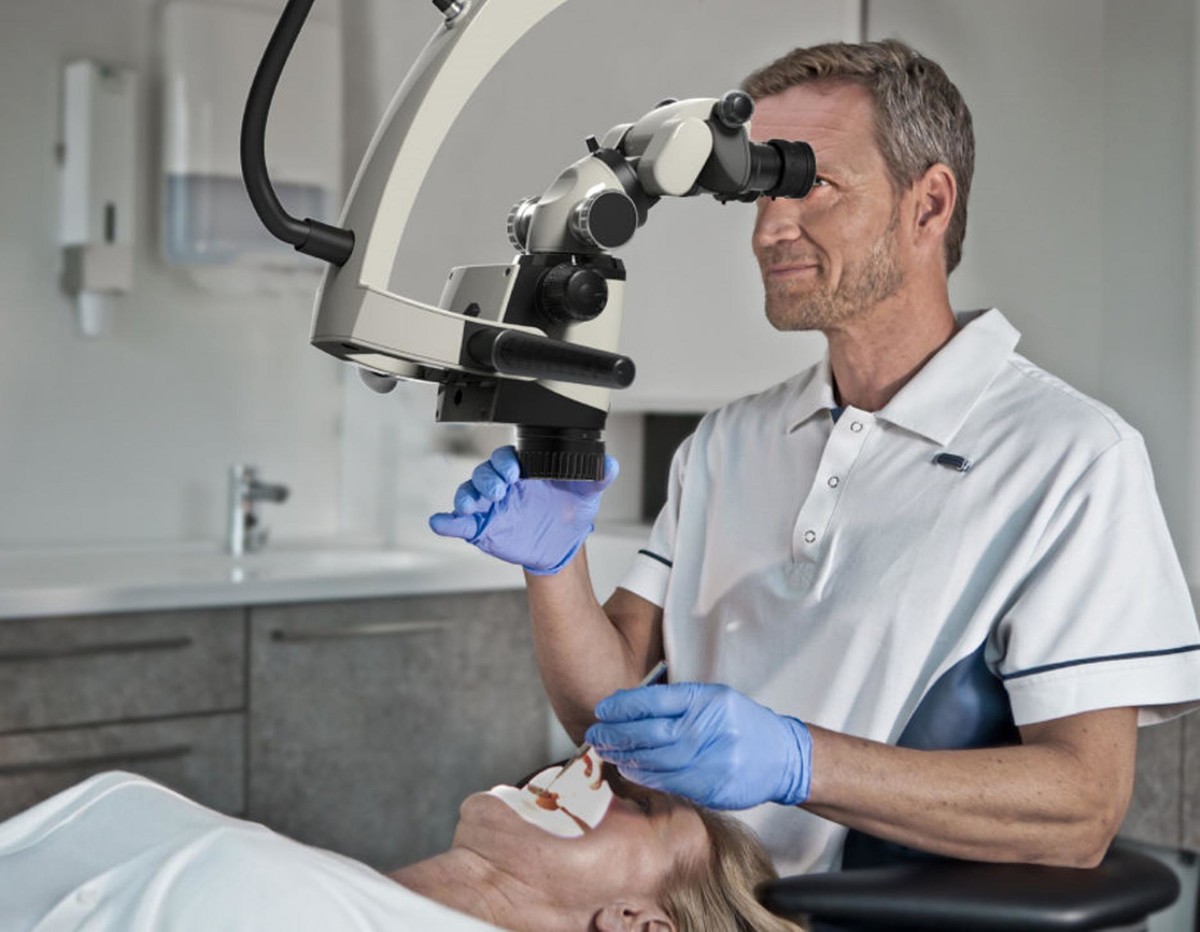 [인사이트] 현미경을 사용한 치과 진료_Labomed Introduction : FKG Swiss endo, Labomed ...