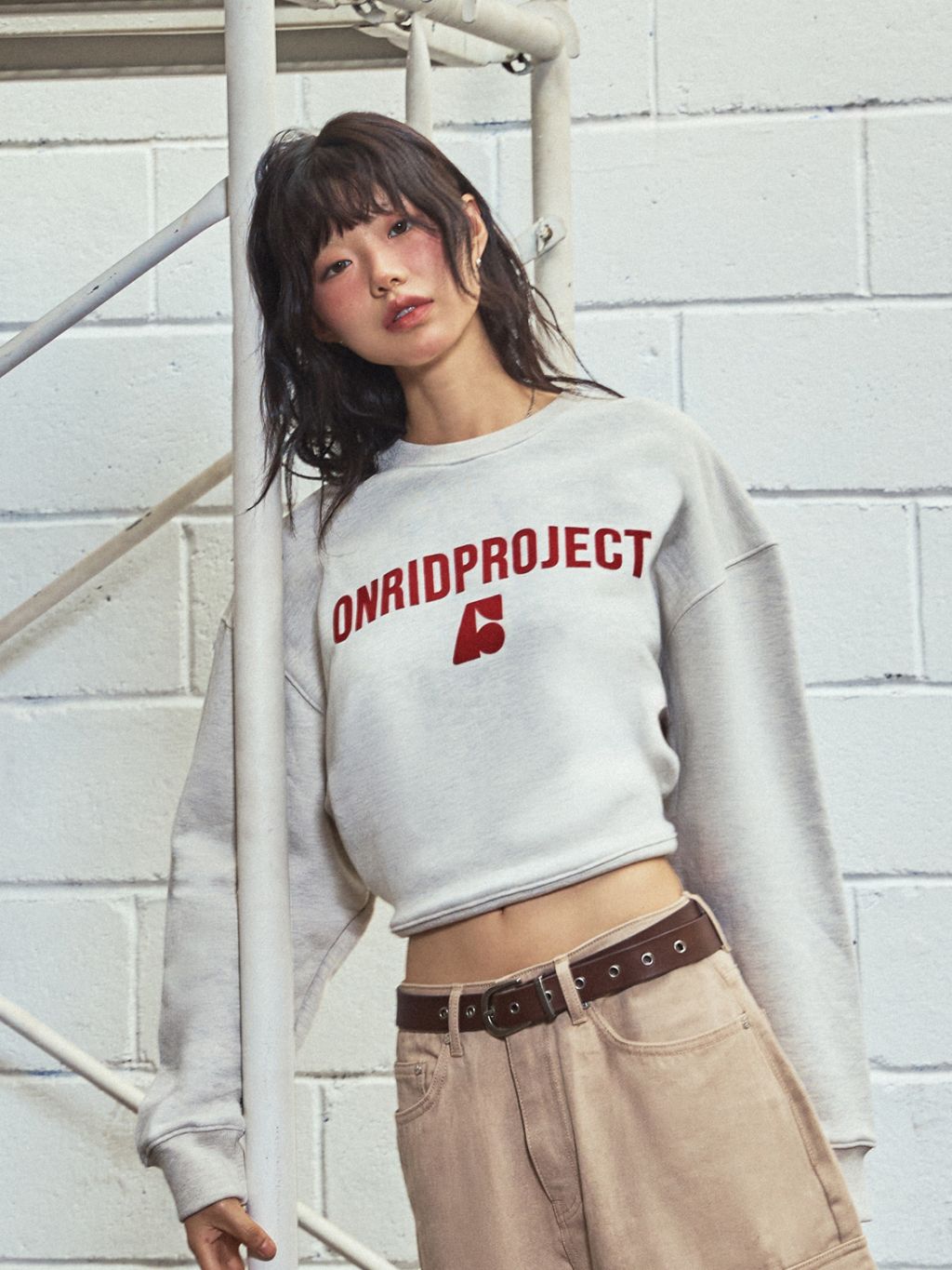 Womens Essential Crop Sweatshirt - Oatmeal : ONRID PROJECT 온리드 프로젝트