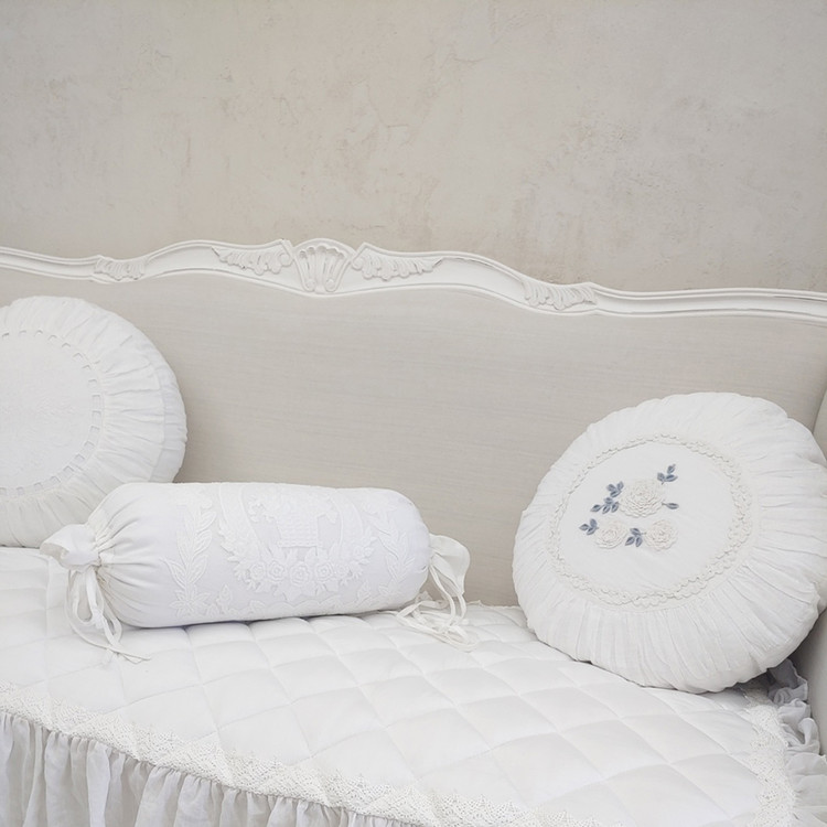 보너 로맨틱 프릴 쇼파패드 (2size) : 라벨르엠 - Labelle M