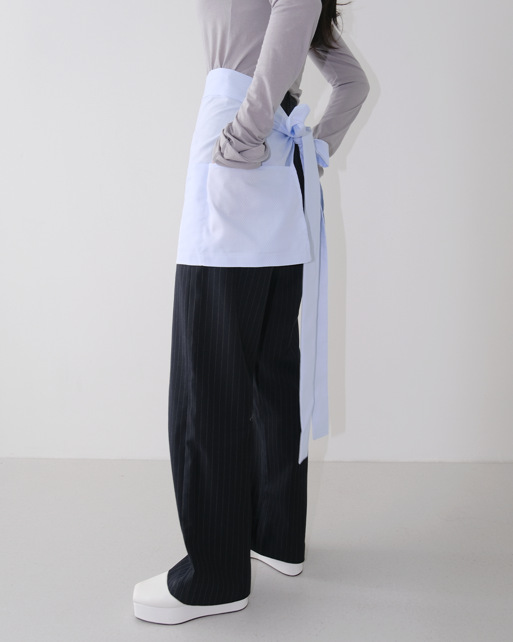 [PEP SERVICE] SHORT CLOUD APRON : PEP SERVICE 펩서비스