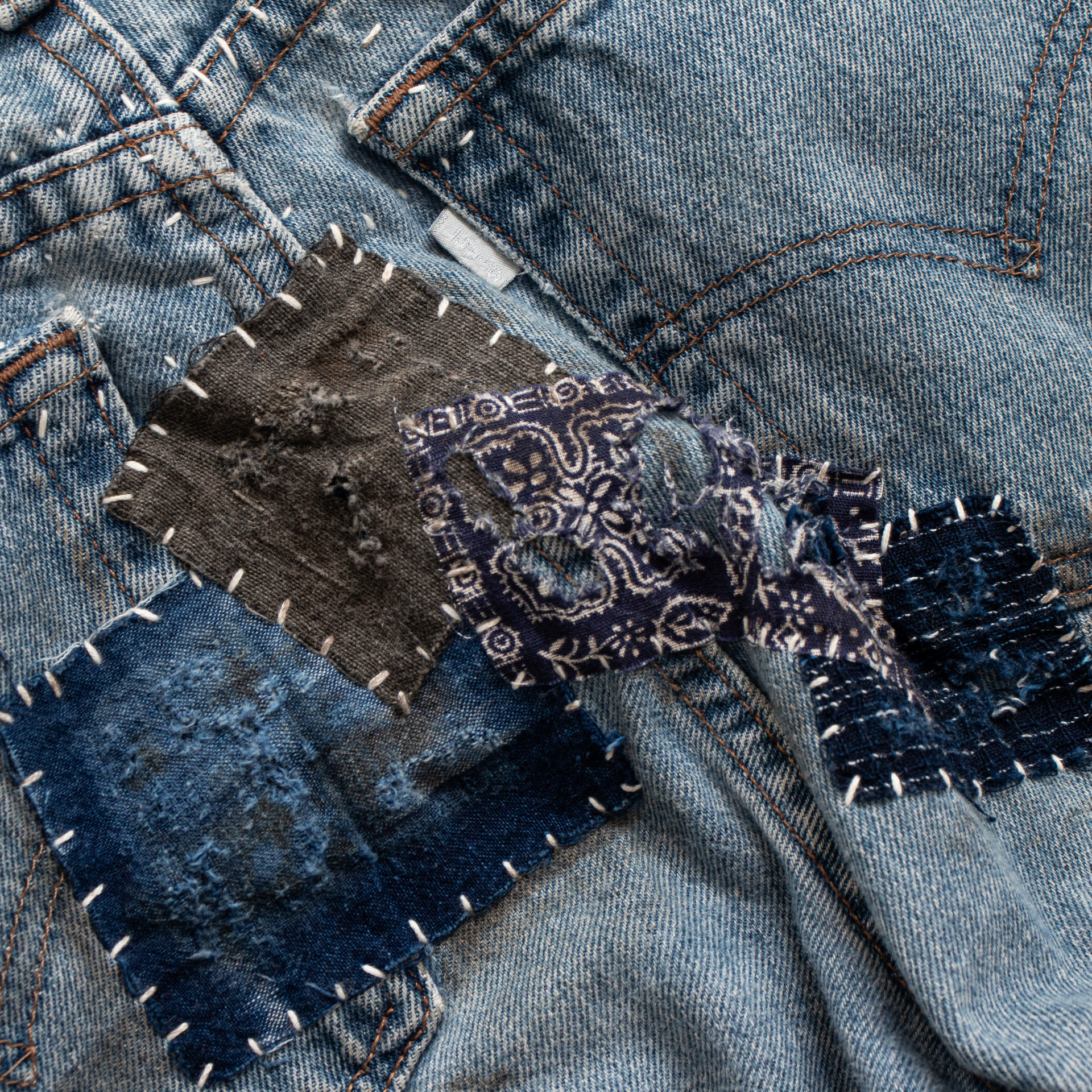 NO.187 DISTRESSED PATCHWORK JEANS : twostandard