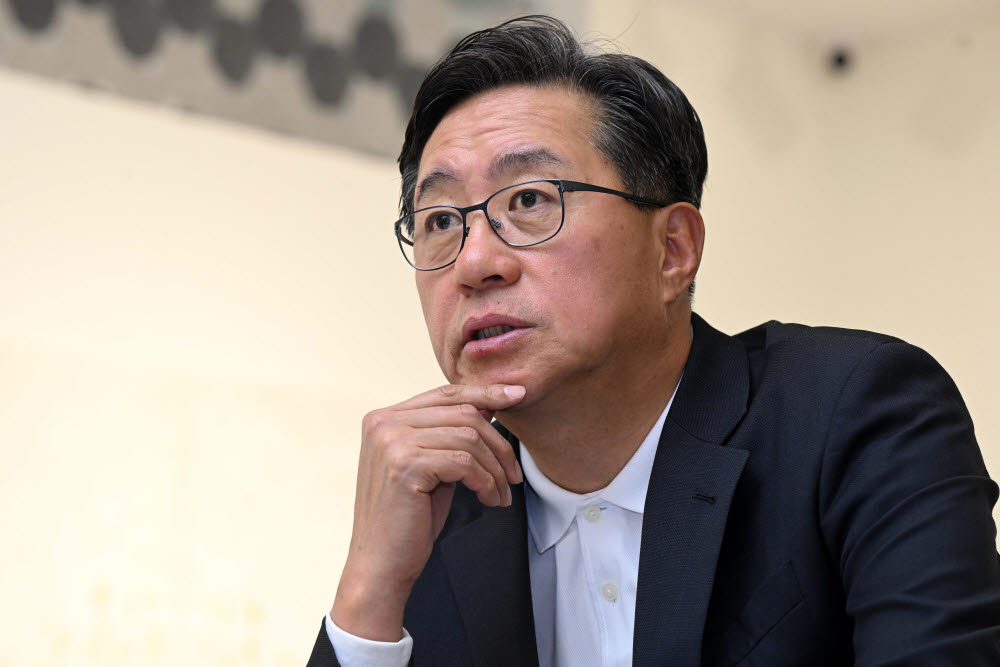 [특별인터뷰] 전하진 SDX재단 이사장 “디지털·홍익인간 정신, 탄소중립 선도할 것” : SDX Foundation