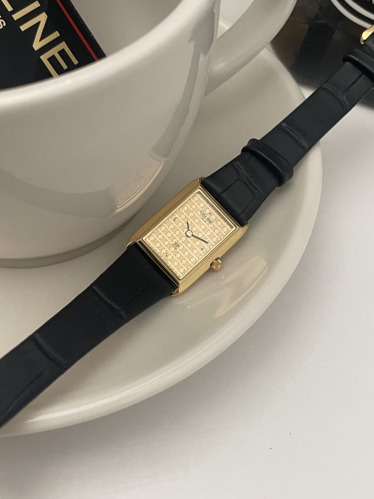 CELINE gold square triomphe watch : LE AMANC 르아망