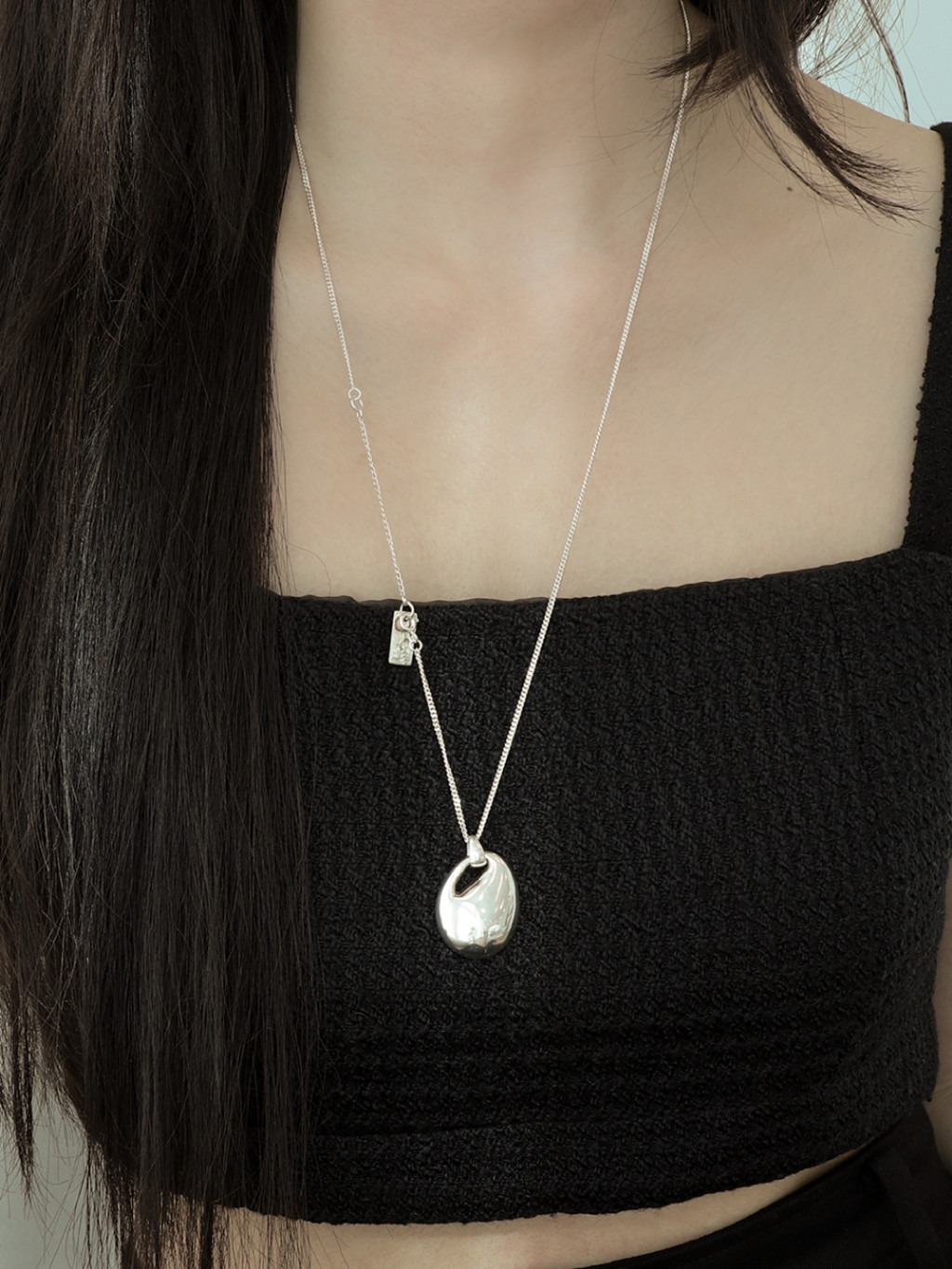 CURVE HOLE NECKLACE : 수이오브(SUIOVE)