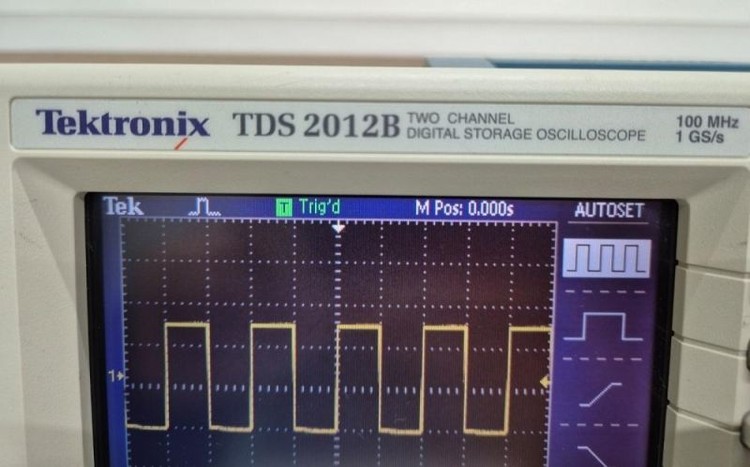 Tektronix TDS 2012B 2Ch 100MHz Oscilloscope 오실로스코프 : 엠아이티솔루션