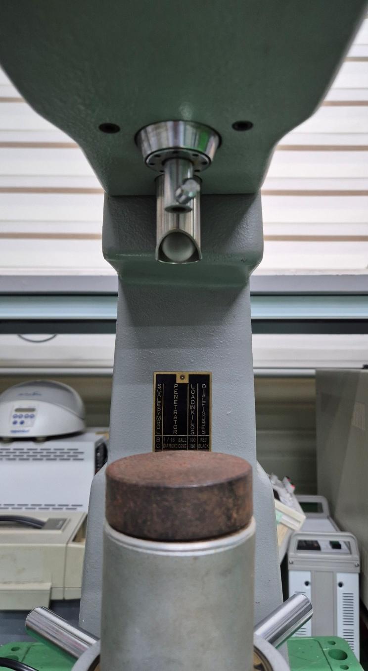 Daekyung Tech Rock Well Hardness Tester DTR-300 대경테크 로크웰 경도기 : 엠아이티솔루션