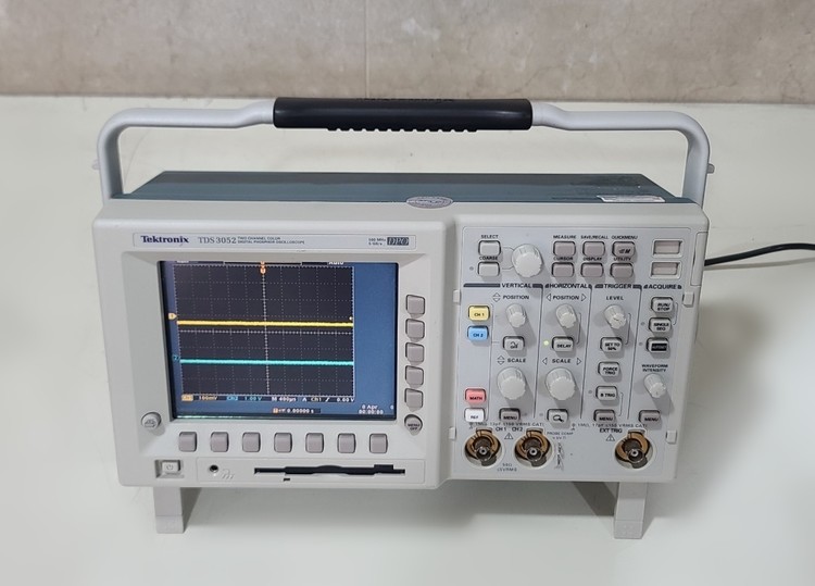 Tektronix TDS 3052 500MHz DPO 오실로스코프 : 엠아이티솔루션