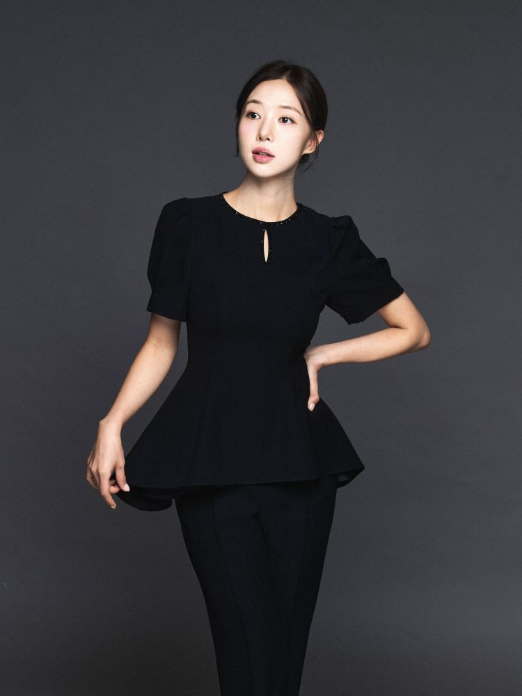 에이미 탑[water-drop neckline&pleated short sleeve] : ESTOO