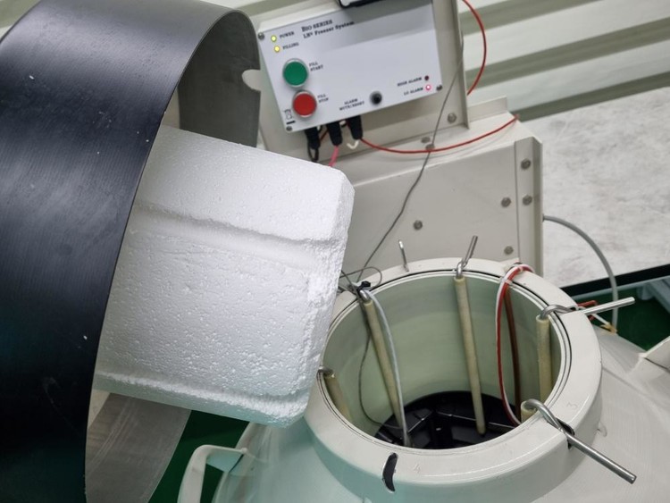 MVE CRYOSYSTEM 6000 액체질소통 175리터 CRYO ALARM System : 엠아이티솔루션