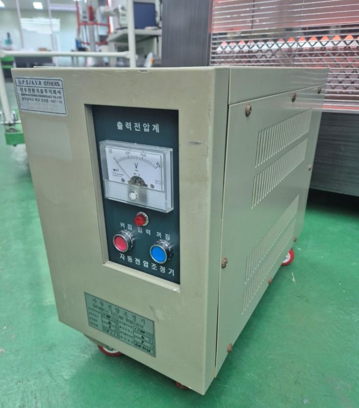 자동전압조정기 AVR 2KVA Automatic Voltage Regulator 220V-220V : 엠아이티솔루션