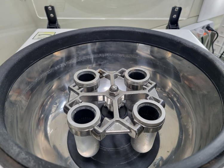 KOKUSAN H-19FM 저속 원심분리기 : 엠아이티솔루션